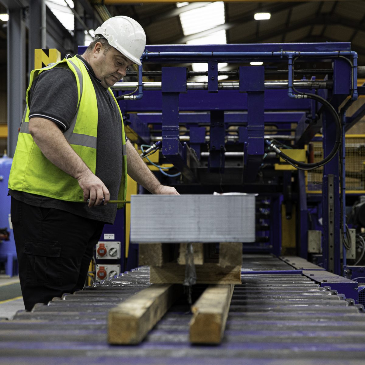 Narrow Decoiling/Blanking - HERMEQ Steel